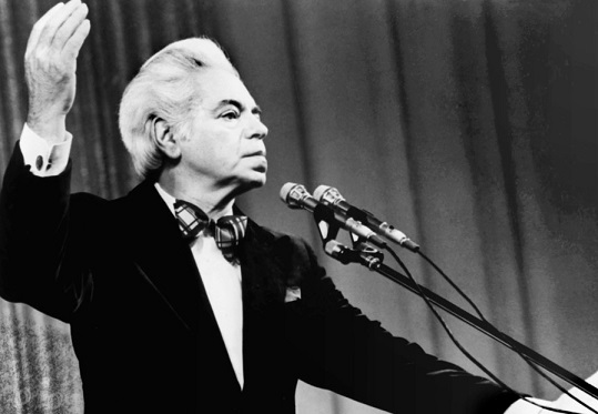 Article: Arkady Raikin: 'happiness forms a Person' | Hobbykeeper.com